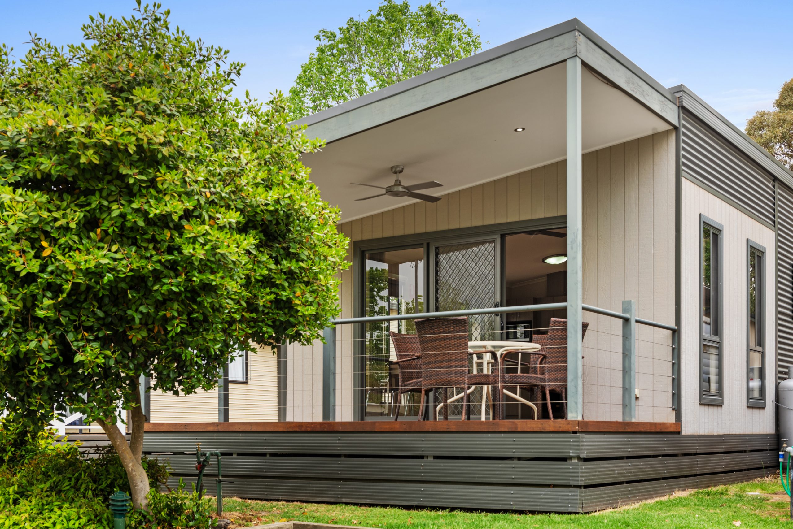 Discovery Parks - Lake Hume Victoria - Sydney Melbourne Touring