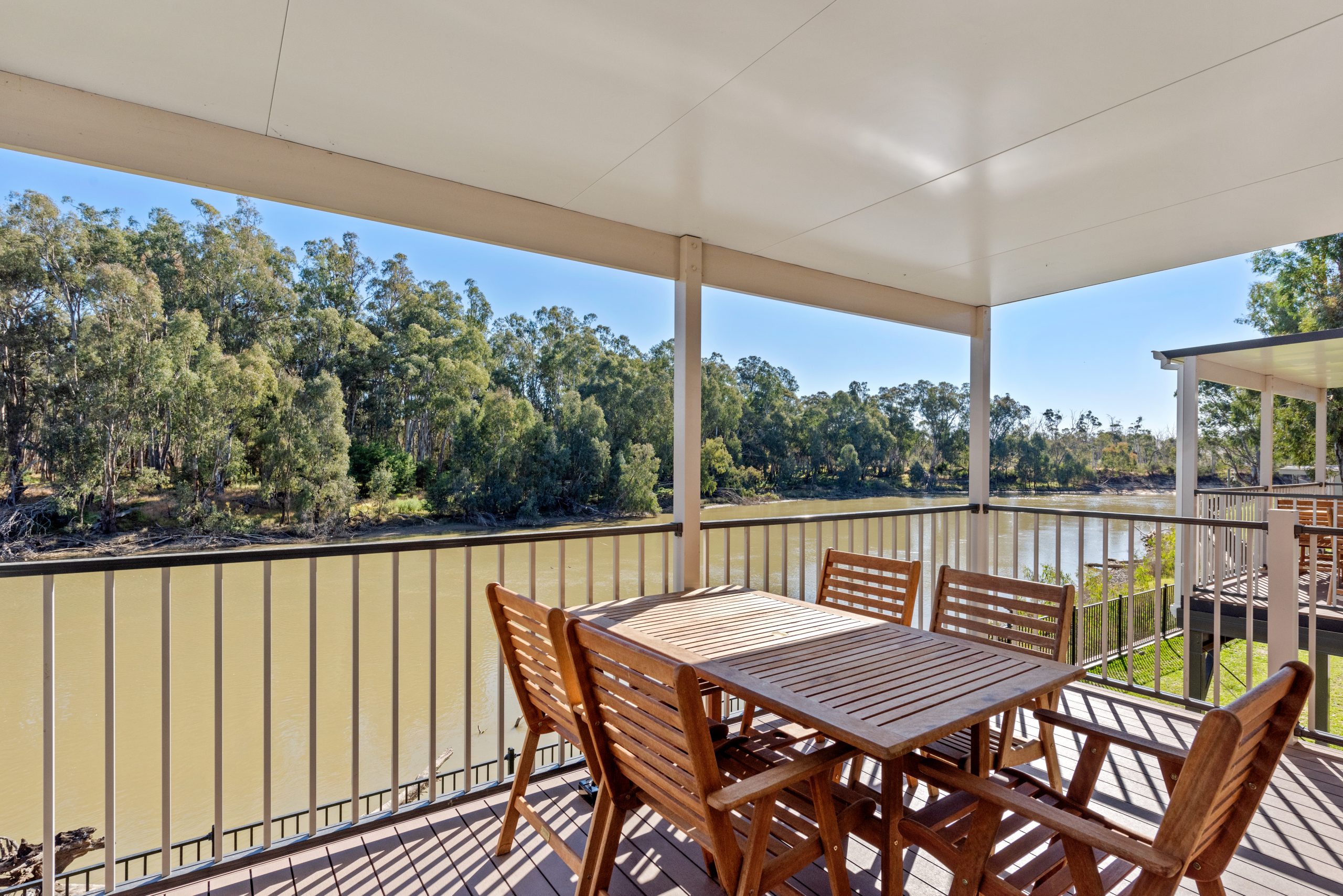 Discovery Parks – Maidens Inn Moama - Sydney Melbourne Touring