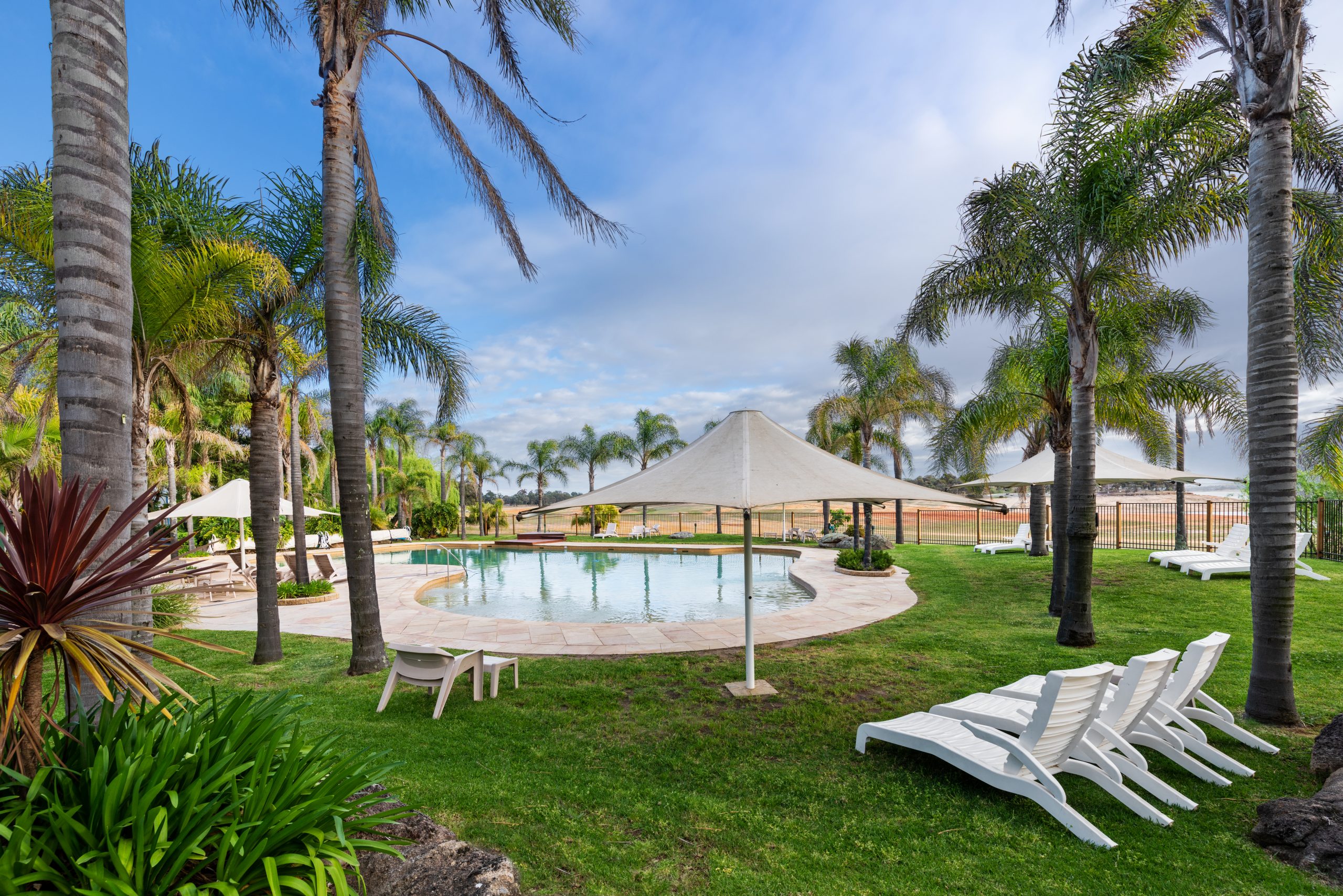 Discovery Parks - Lake Hume Victoria - Sydney Melbourne Touring